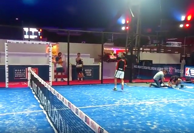 Juan Martin Diaz, incredible Trick Shot | PadelCentrum.nl